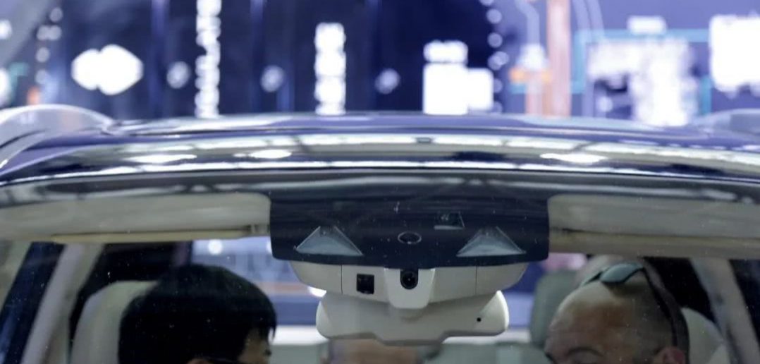 对开门设计，科技感超越Model X的中大型SUV，补贴后20万就能买到 - — AutoLab