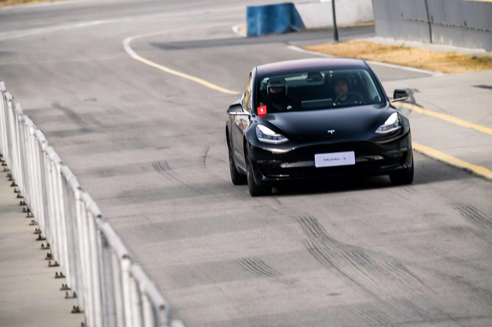 特斯拉Model 3中国正式交付，还能“送货上门” - — AutoLab