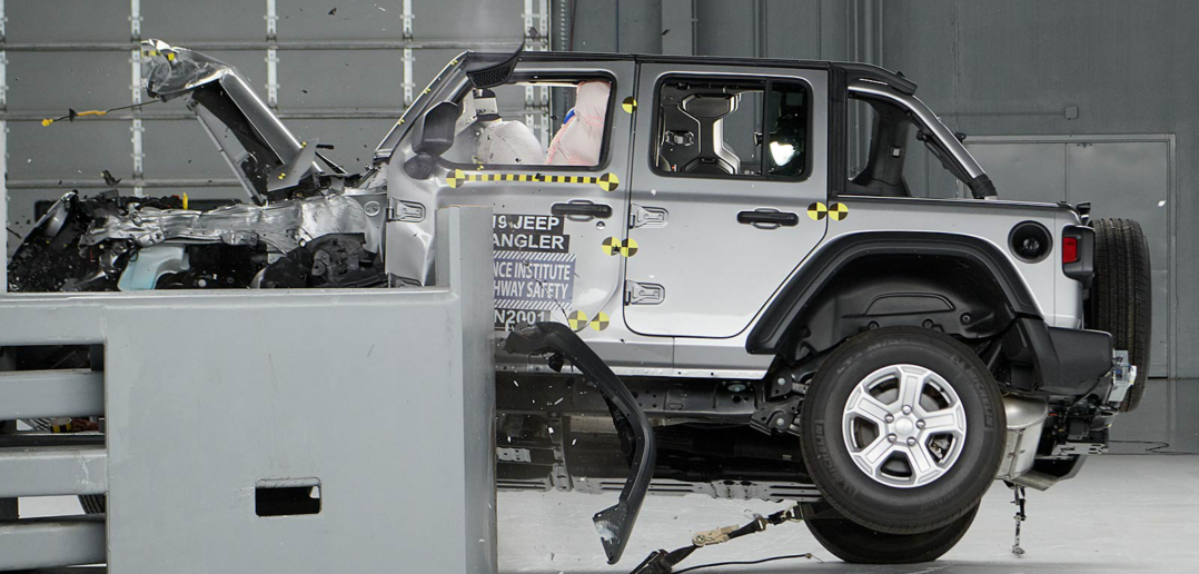 Jeep牧马人在北美IIHS碰撞中为啥会翻车？ - — AutoLab
