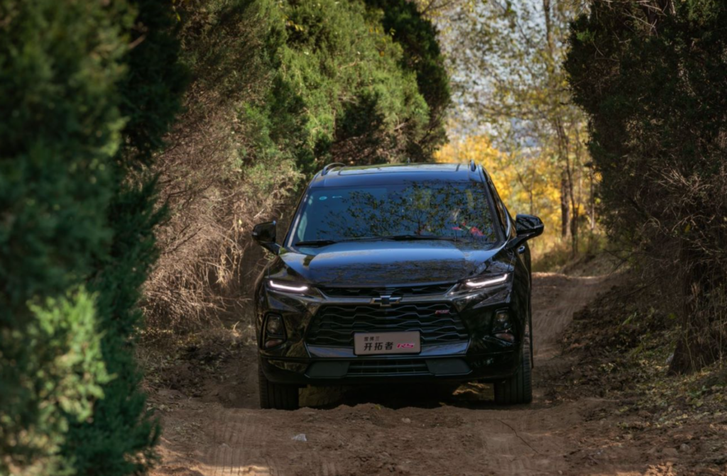 雪佛兰开拓者：是7座家用SUV，更是美系越野的强者 - — AutoLab